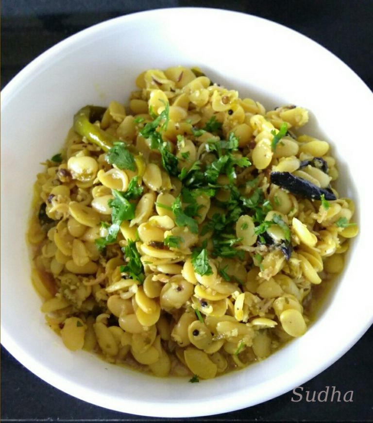 Dalimbi Usal (डाळींबी उसळ) - Val Usal / Field Beans Usal | My Family ...