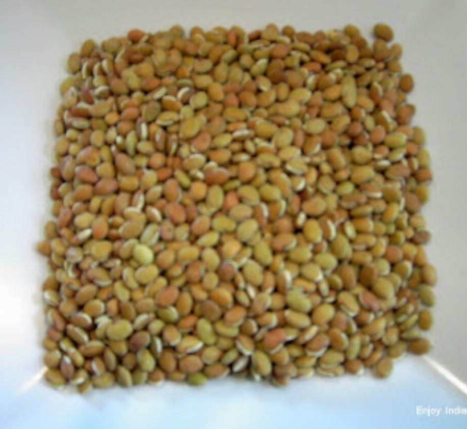 Dalimbi Usal (डाळींबी उसळ) - Val Usal / Field Beans Usal | My Family ...