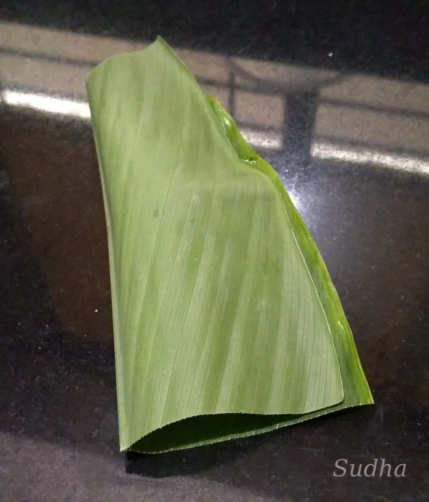 Patole (पातोळे) – Rice Dumplings Steamed in Turmeric leaves | My Family ...