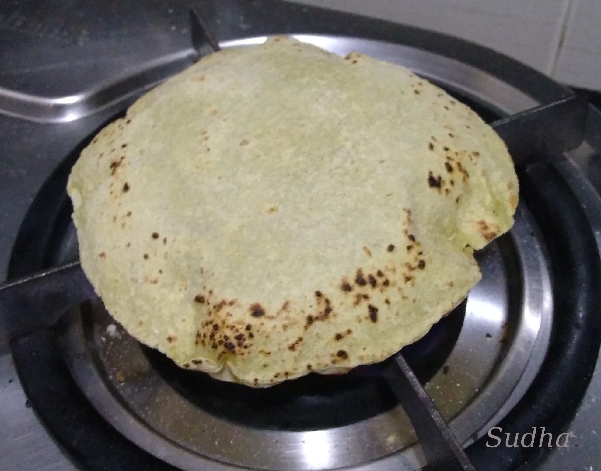 Ukadichi Masala Bhakari (उकडीची मसाला भाकरी)– Mix flour Indian Bread ...