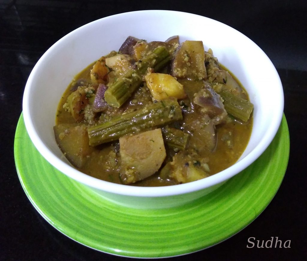 Vangi Batata Shenga Bhaaji (वांगी बटाटा शेंगांची भाजी ) - Brinjal ...
