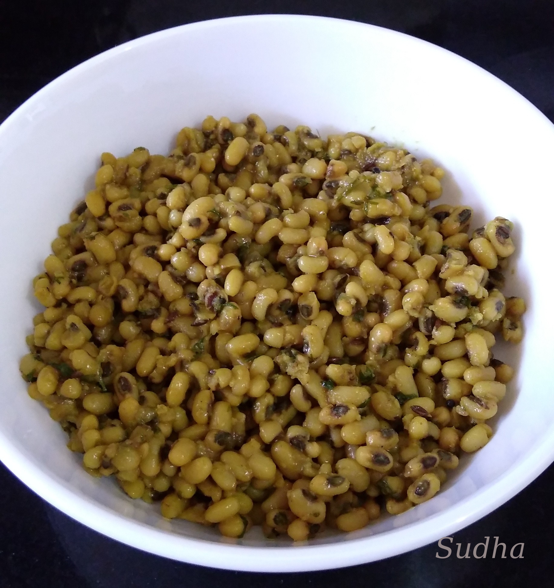 Chavali Usal (चवळी उसळ) - Black Eyed Beans Subji | My Family Recipes