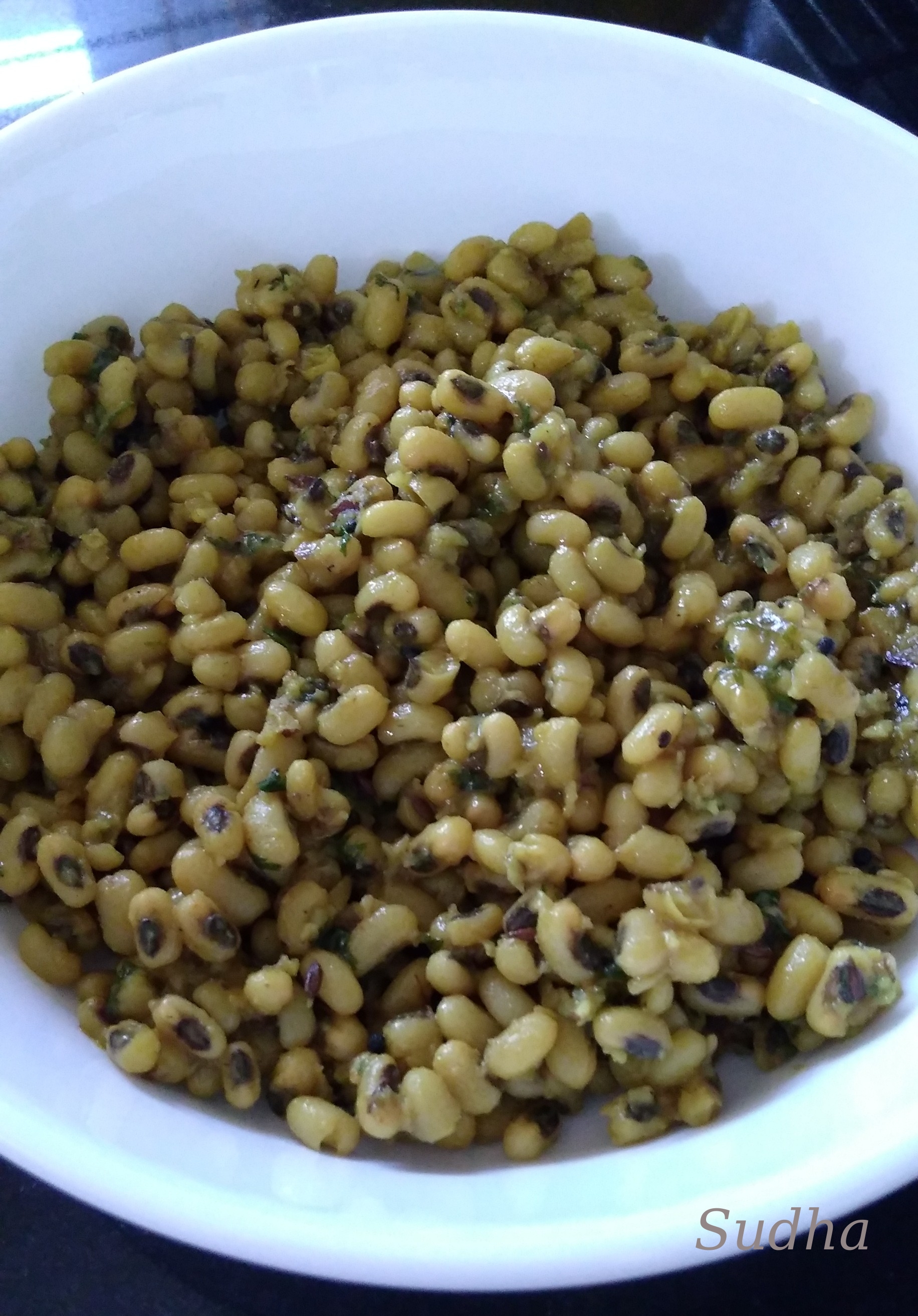 Chavali Usal (चवळी उसळ) - Black Eyed Beans Subji | My Family Recipes