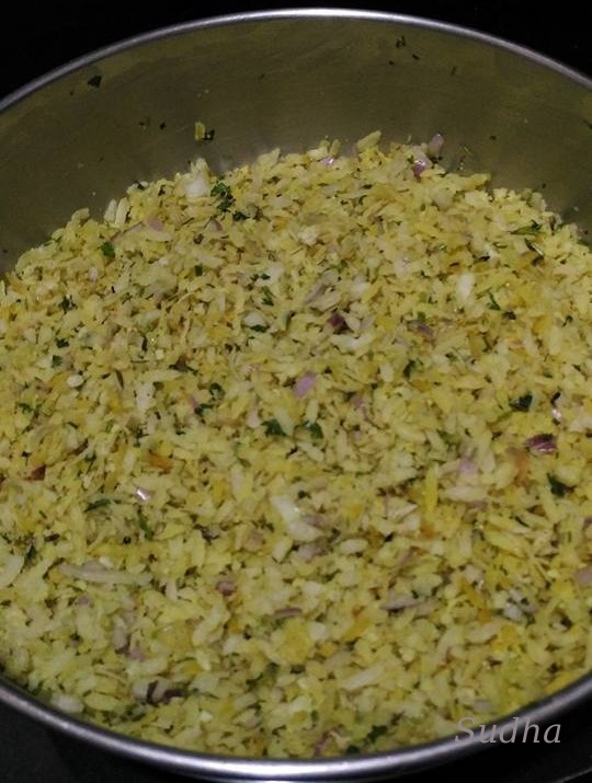 Dadpe Pohe (दडपे पोहे) - Quick and Tasty snack using Flattened Rice (No ...