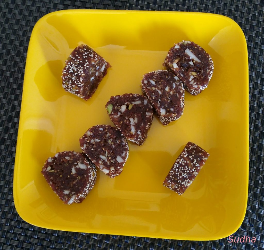 Anjir Khajur Roll (अंजीर खजूर रोल ) – Delicious Sugar free sweet using ...