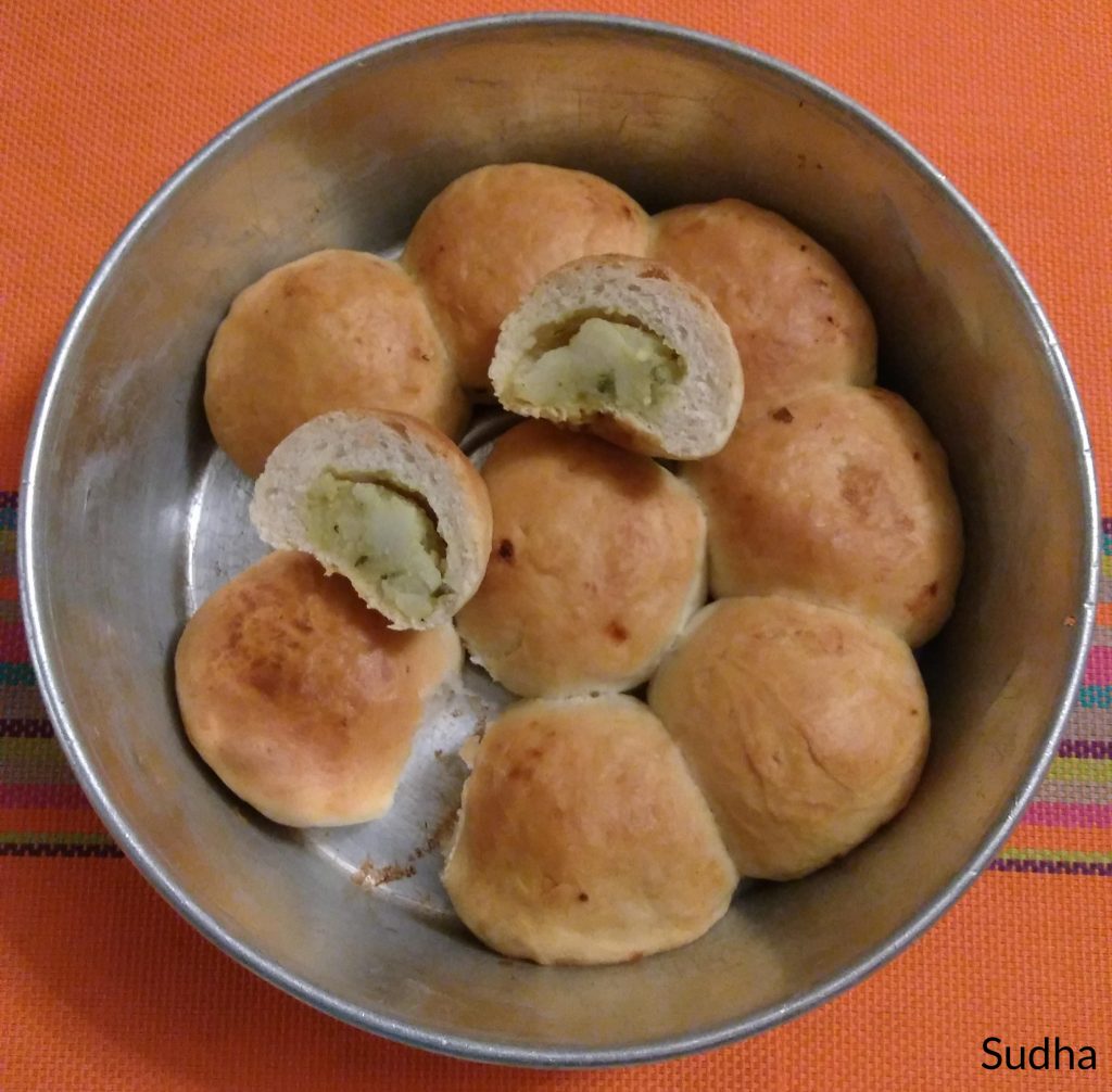 Baked Vada Pav / Stuffed Pav (बेक्ड वडा पाव / स्टफ्ड पाव) | My Family ...
