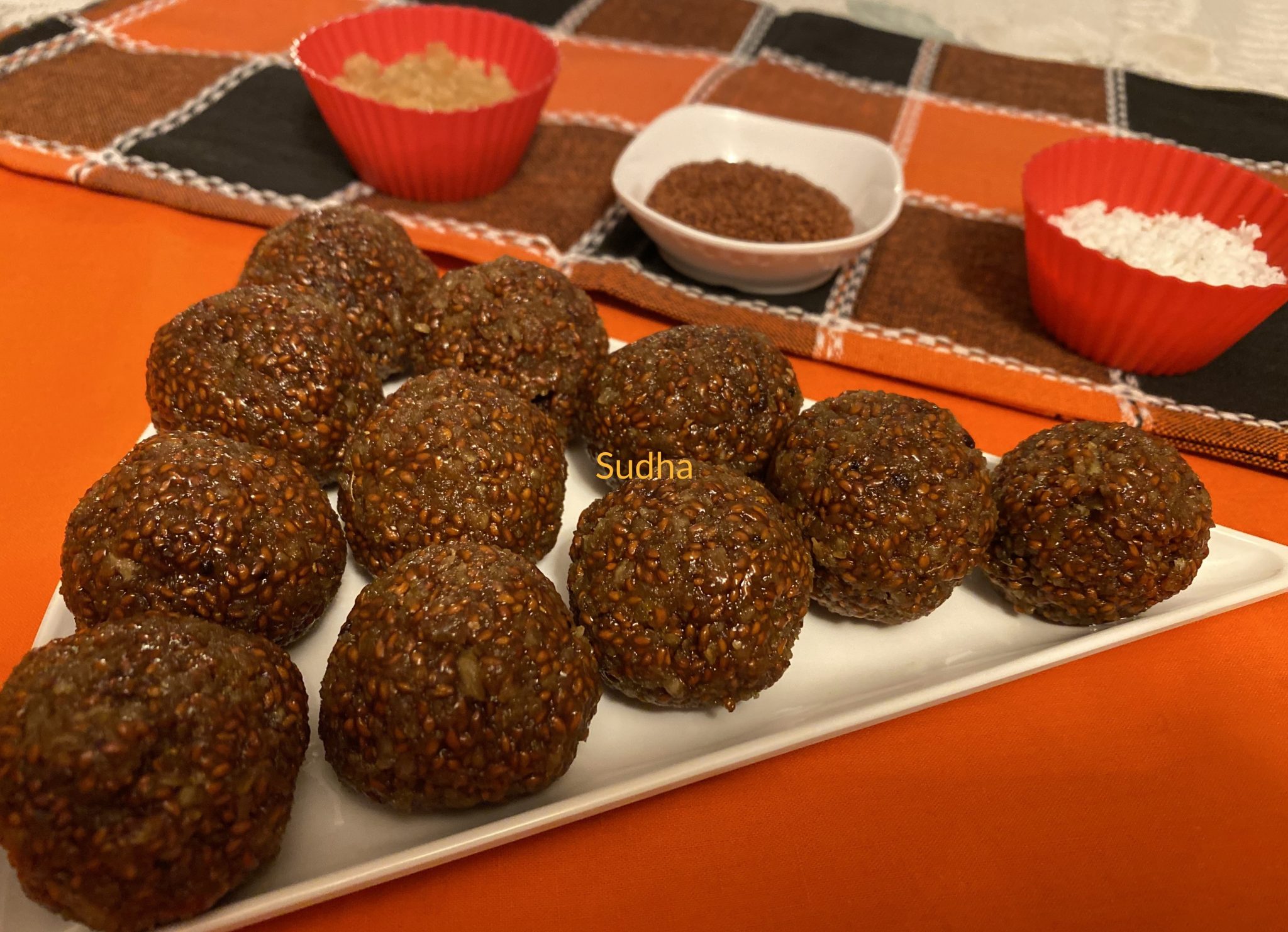 Alivache Laadoo (अळिवाचे लाडू) - Halim / Haliv / Garden Cress Seeds ...