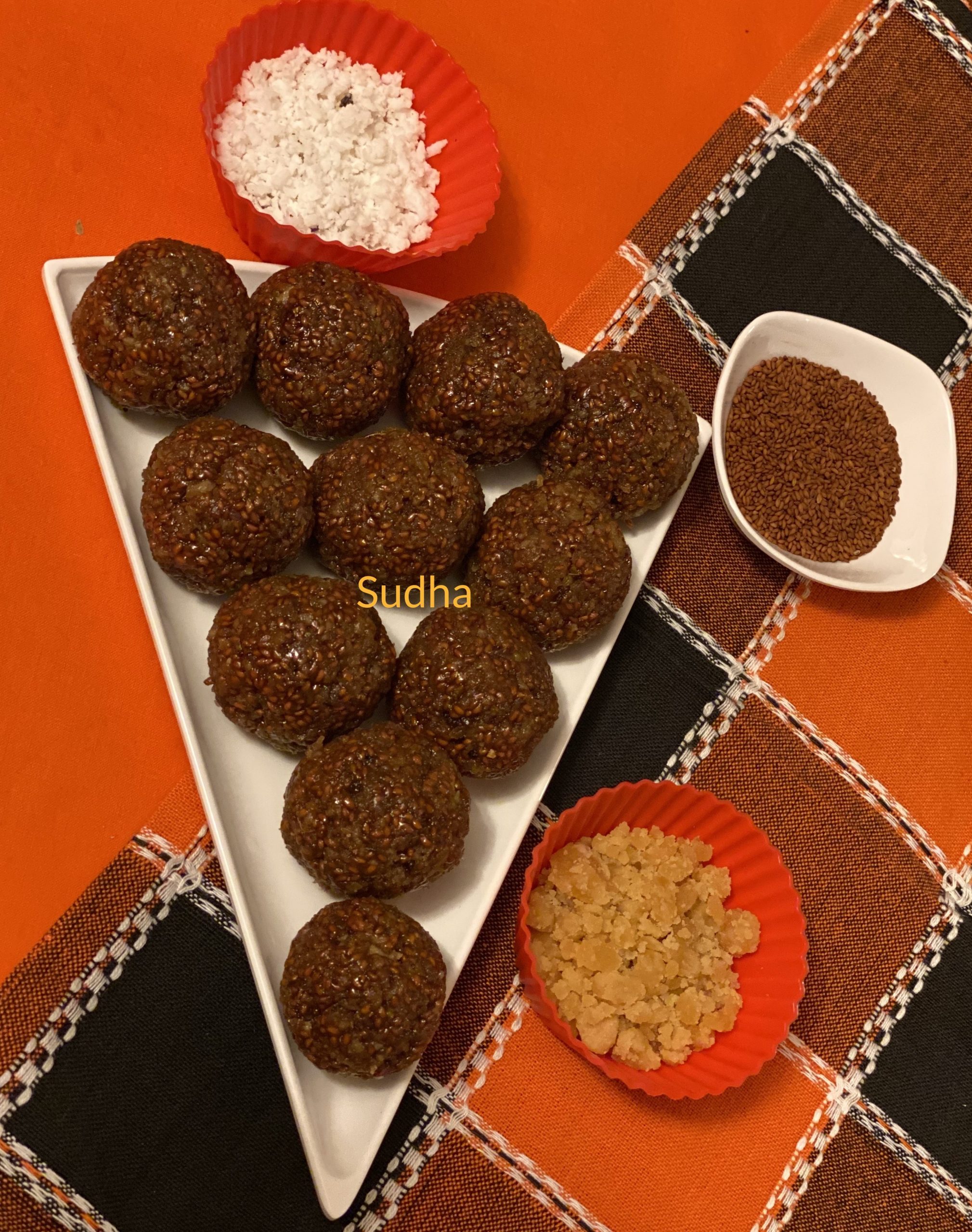 Alivache Laadoo (अळिवाचे लाडू) - Halim / Haliv / Garden Cress Seeds ...