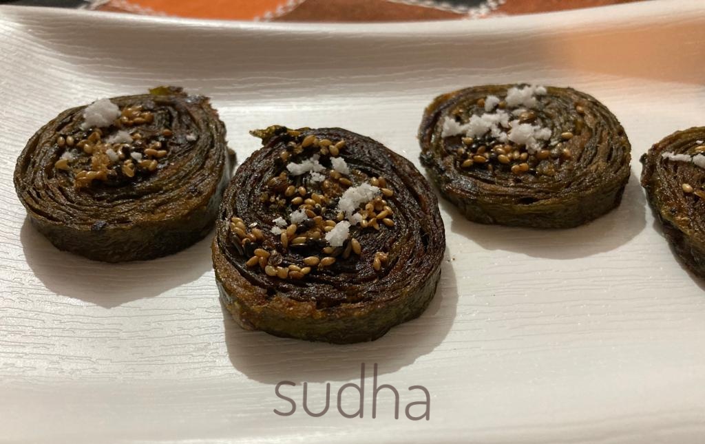 Aluvadi (अळूवडी) - Colocasia Leaves Snack – A Maharashtrian Specialty ...