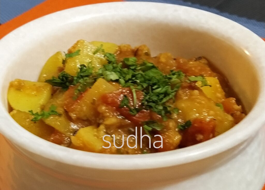 Tomato Batata Rassa (टोमॅटो बटाटा रस्सा) – Tomato Potato Subji | My ...
